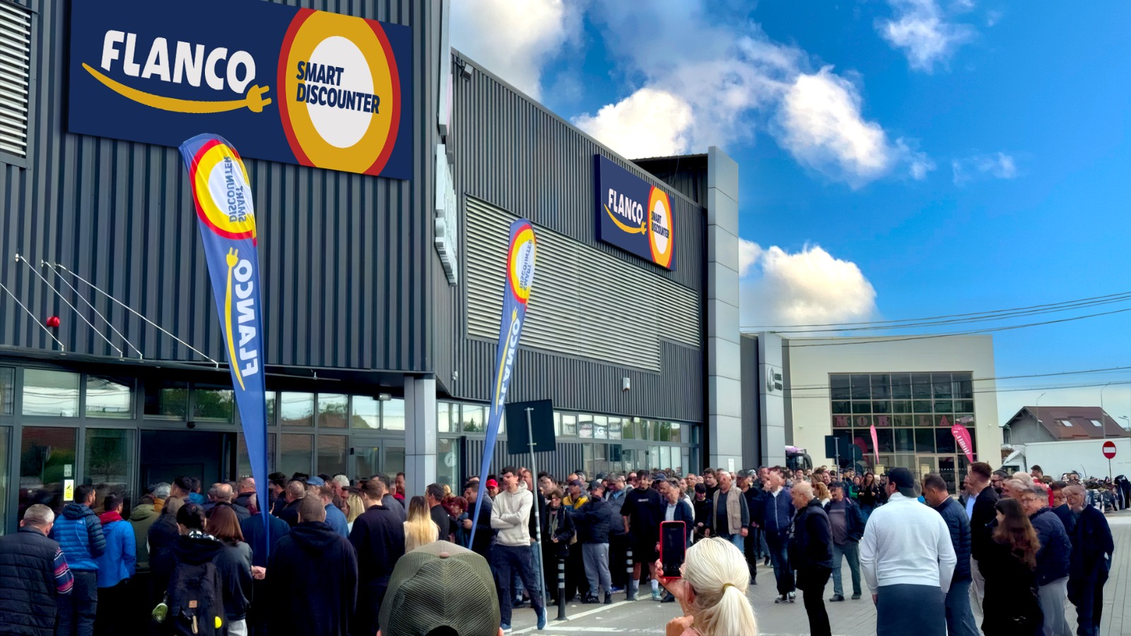 Flanco deschide primul magazin din Cluj-Napoca! Unitatea are peste 1000 ...
