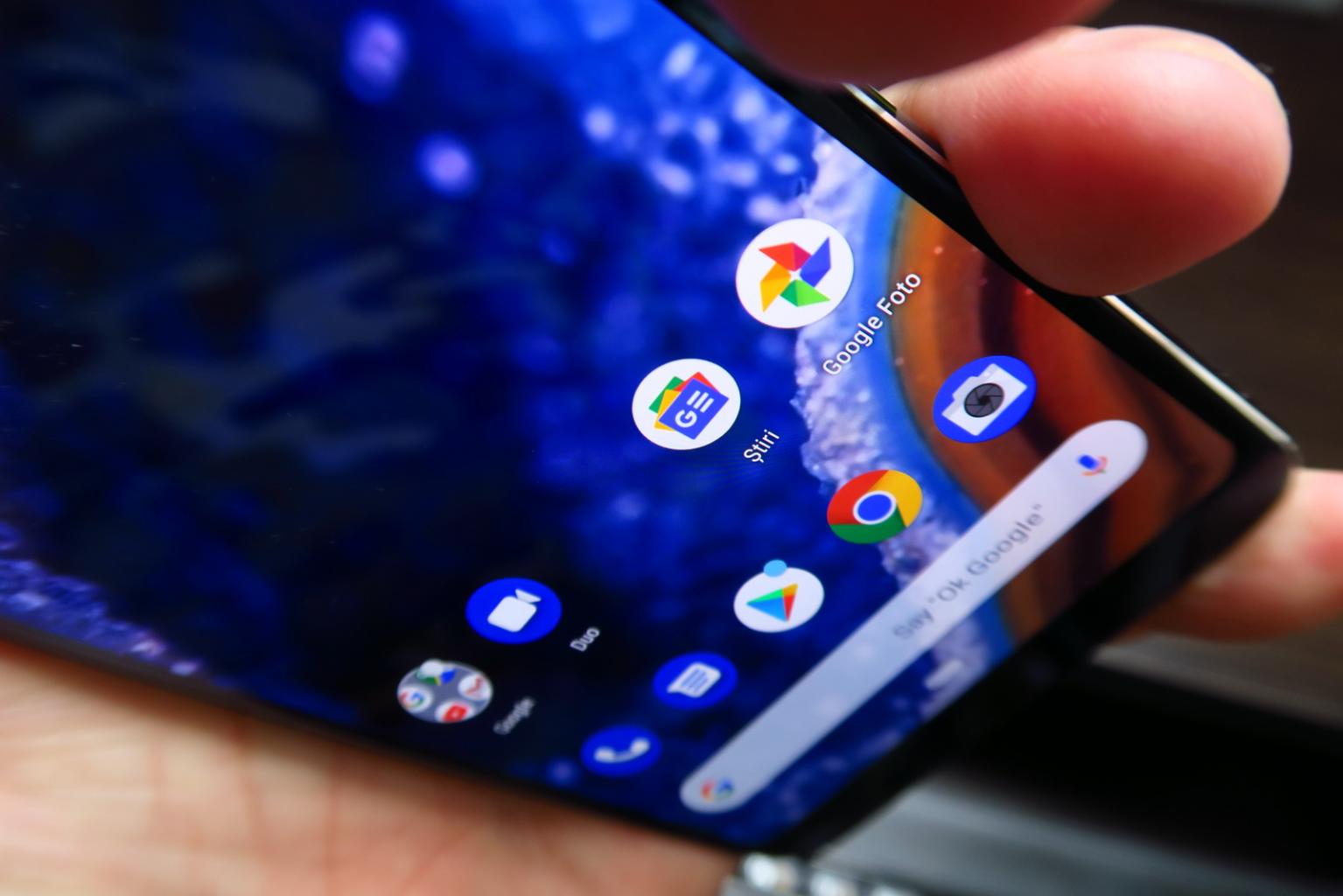 Nokia 9 Pureview: Design elegant, lucios, arătos mai degrabă pe spate