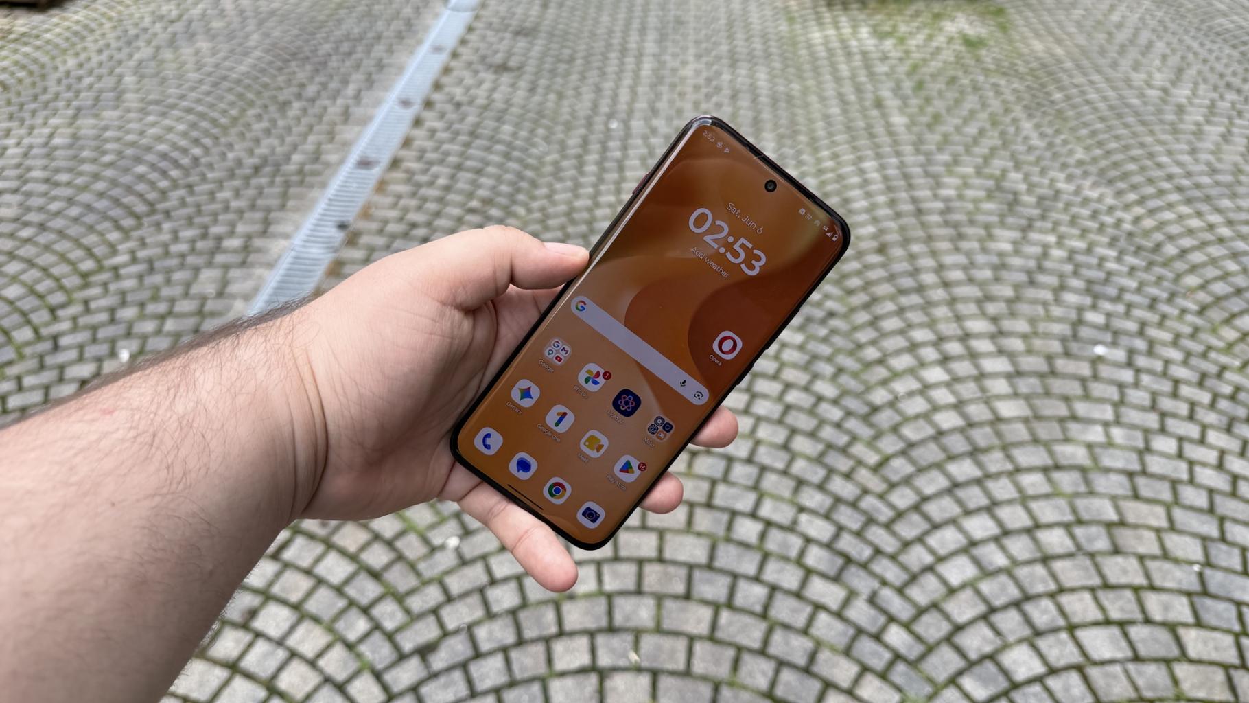 Galerie foto: Luminozitate display - Motorola edge 70 Pro