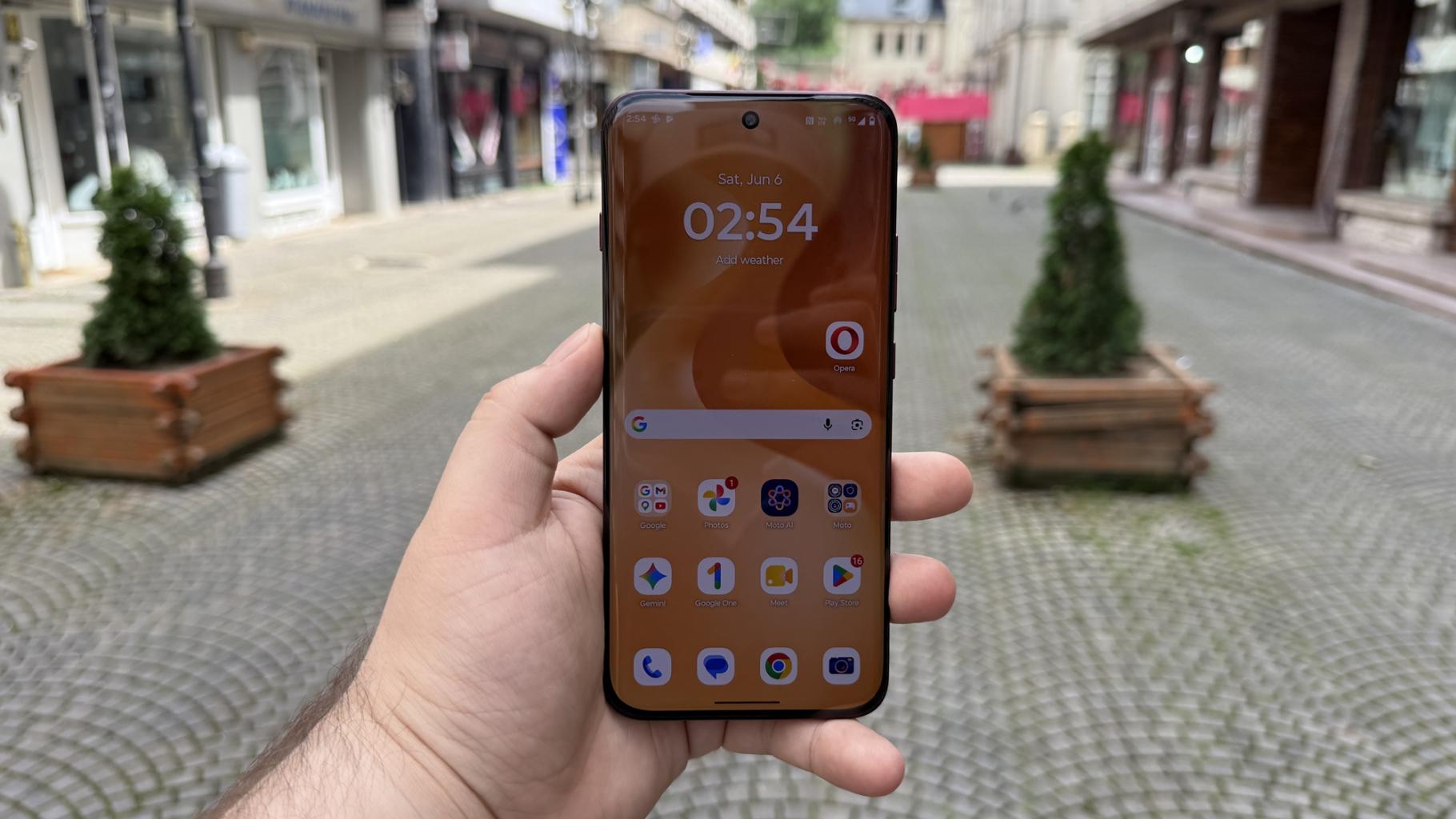 Galerie foto: Luminozitate display - Motorola edge 70 Pro